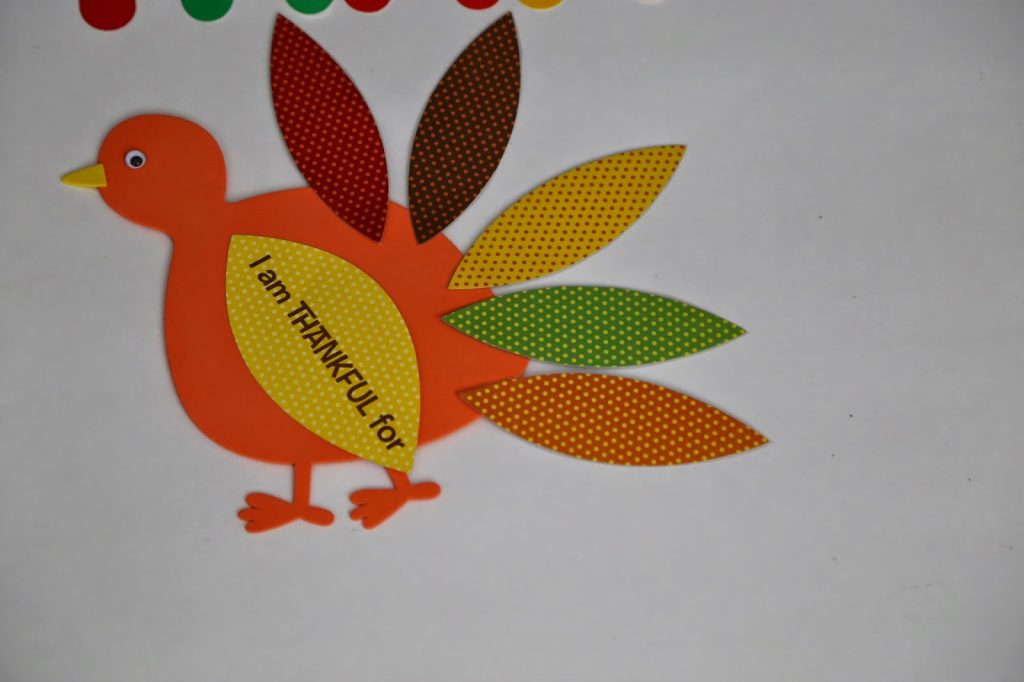 Pin the Feathers on the Turkey Game | Making Life Blissful